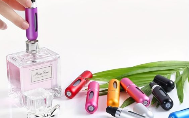 Choosing Between Pocket Perfumes vs. Traditional Bottles